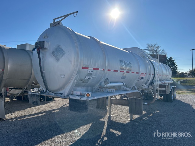 2011 Stephens 8400 gal T/A Tanker Trailer | Ritchie Bros. Auctioneers