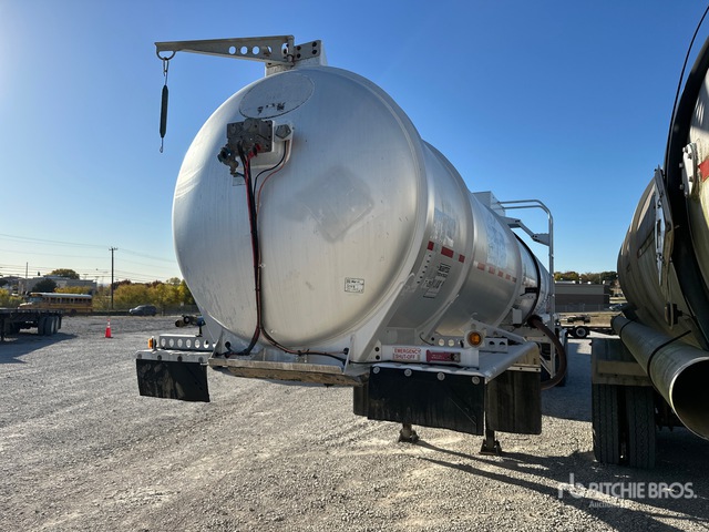 2014 Stephens 8400 gal T/A Tanker Trailer | Ritchie Bros. Auctioneers