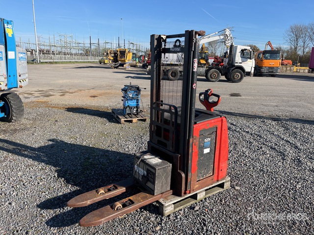 2020 Fenwick-Linde L14 Electric Stacker | Ritchie Bros. Auctioneers