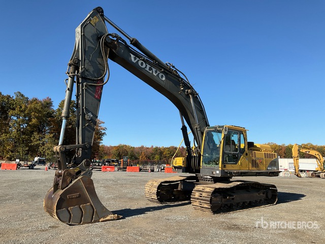 2006 Volvo EC330B LC Tracked Excavator | Ritchie Bros. Auctioneers