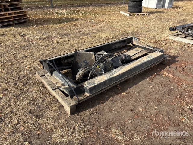 MacDon 75 in Header Adapter - Fits John Deere | Ritchie Bros. Auctioneers