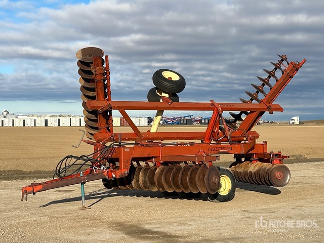 Krause 15 ft Offset Disc | Ritchie Bros. Auctioneers