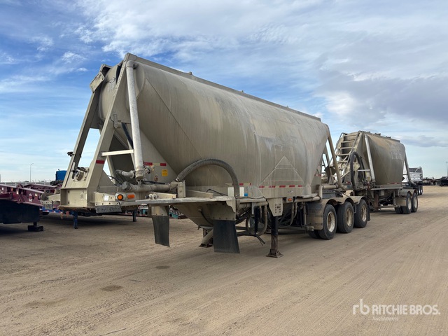 1991 Beall 1350 cft Super B-Train Lead Pneumatic Bulk Trailer | Ritchie ...