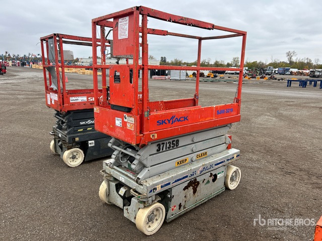 2008 Skyjack SJIII3219 Electric Scissor Lift | Ritchie Bros. Auctioneers