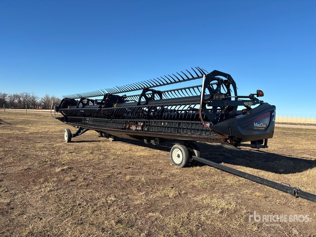 2017 MacDon FD75 35 ft Flex Draper Combine Header | Ritchie Bros ...