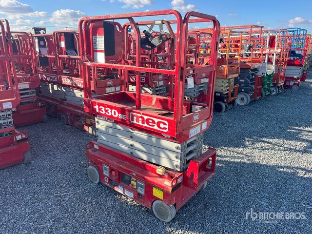 2017 MEC 1330SE Electric Scissor Lift | Ritchie Bros. Auctioneers