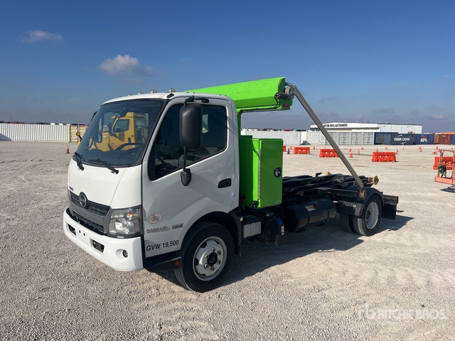 2020 Hino 195 4x2 Roll-off Hooklift Truck | Ritchie Bros. Auctioneers