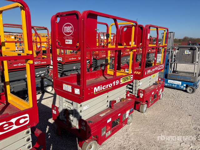 2024 MEC Micro 19 Electric Scissor Lift | Ritchie Bros. Auctioneers