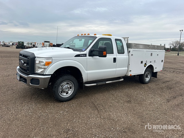 2015 Ford F-350 4x4 Extended Cab Utility Truck | Ritchie Bros. Auctioneers