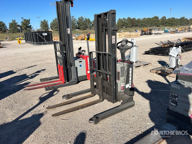 2018 Raymond 6210 2500 lb Electric Stacker | Ritchie Bros. Auctioneers