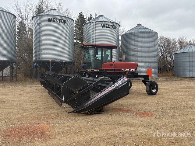 2001 Prairie Star 4952 30 ft Swather Windrower | Ritchie Bros. Auctioneers