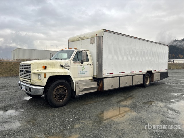 1993 Ford F700 4x2 Camion fourgon | Ritchie Bros. Auctioneers