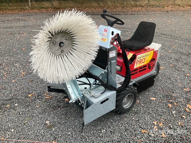 2022 Westermann Cleanmeleon 2 Pro Ride On Livestock Feed Pusher ...