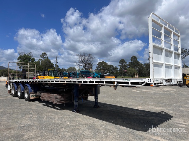 2021 Ophee 13.2 m Tri/A Flatbed Trailer | Ritchie Bros. Auctioneers
