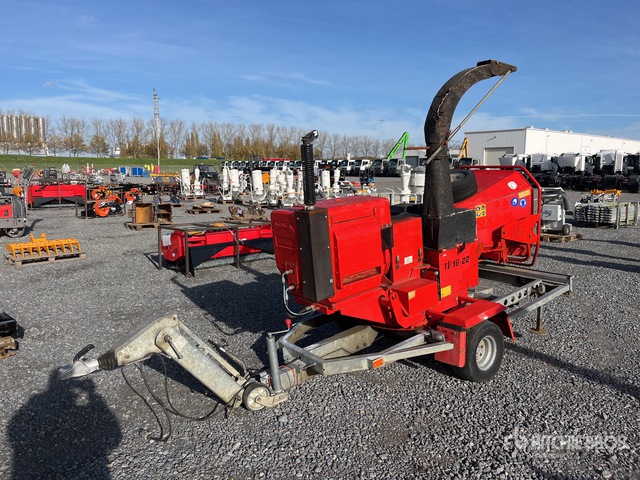 2016 Van daele TV1622D Tow-Behind Wood Chipper | Ritchie Bros. Auctioneers
