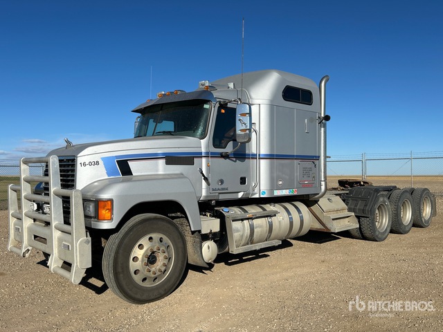 2018 Mack CHU 614 8x6 Tracteur Routier Couchette | Ritchie Bros ...