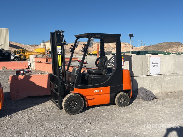 2025 STARVOX CPD-15 3300 lb Electric Forklift (Unused) | Ritchie Bros ...