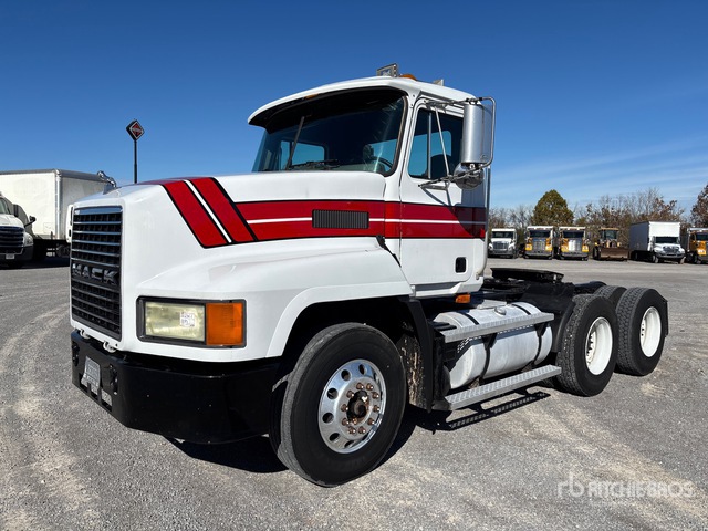 2000 Mack CH613 6x4 T/A Day Cab Truck Tractor | Ritchie Bros. Auctioneers