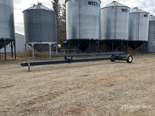 30 ft Header Transport Trailer | Ritchie Bros. Auctioneers