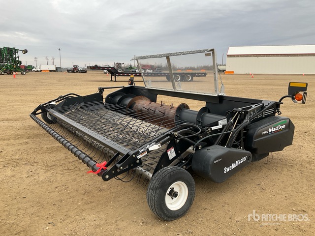 2011 MacDon PW7 15 ft Combine Pickup Header | Ritchie Bros. Auctioneers