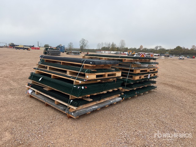 Qte De Divers Treillis Soudes De Cloture Qty Of Site Fence Divers ...