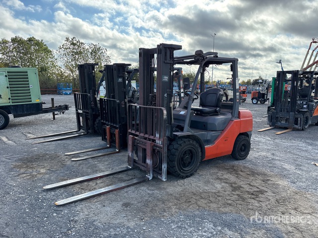 2015 Toyota 8FGU30 5620 lb Pneumatic Tire Forklift | Ritchie Bros ...