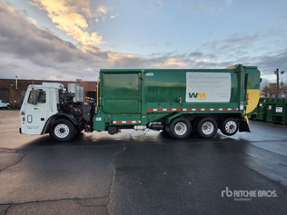 2016 Mack LEU613 Waste Collection Truck in South Hadley, Massachusetts ...