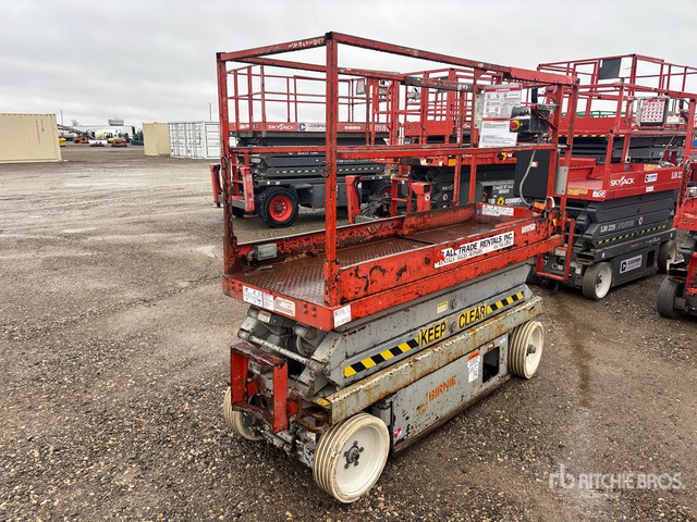 2002 Skyjack SJIII 3220 Electric Scissor Lift | Ritchie Bros. Auctioneers