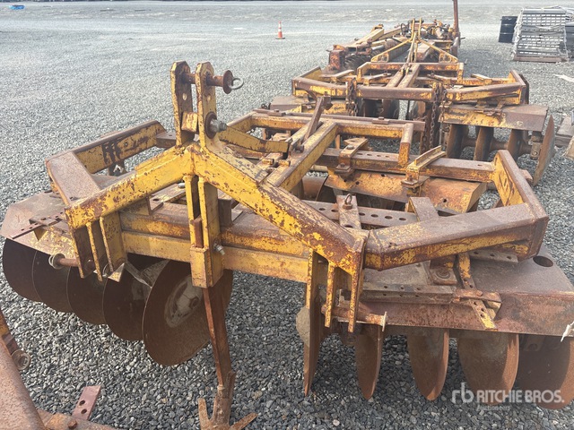 8 ft 3-Point Tandem Breaking Disc | Ritchie Bros. Auctioneers