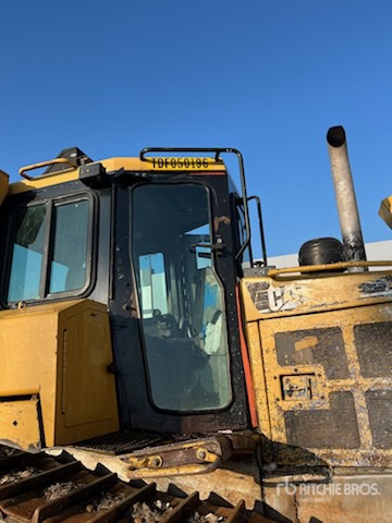 Cat D6T Crawler Dozer (Inoperable) in Los Angeles, California, United ...
