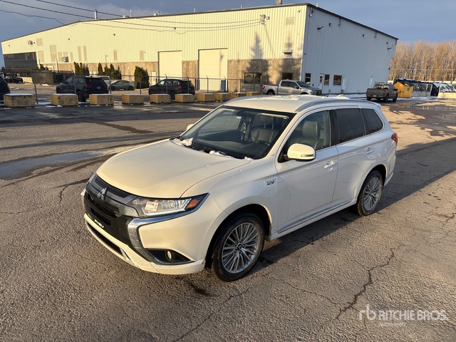 2020 Mitsubishi Outlander EV 4WD Plug-In Hybrid SUV | Ritchie Bros ...
