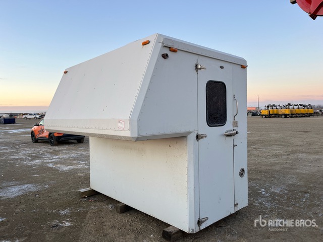 2003 Dyna Winch Operator Cab Portable Office Canopy | Ritchie Bros ...