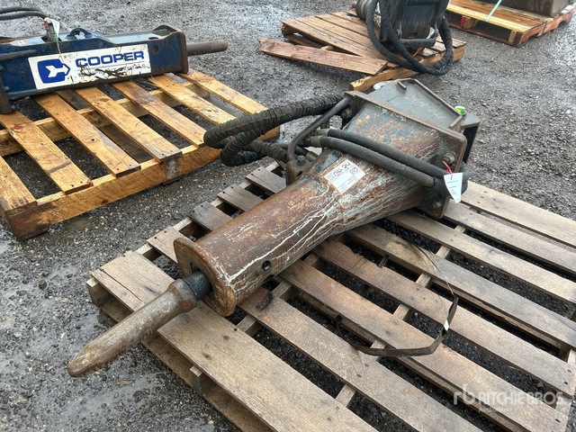 2016 Bobcat HB880 Hydraulic Breaker | Ritchie Bros. Auctioneers