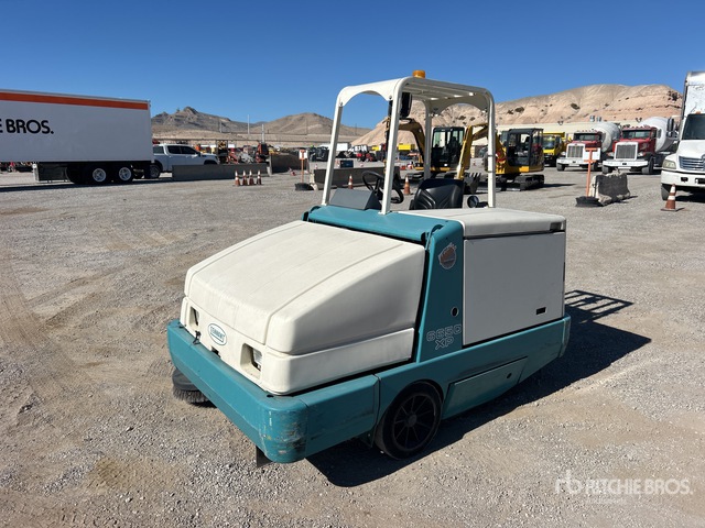 Tennant 6650XP Ride-On Floor Sweeper | Ritchie Bros. Auctioneers