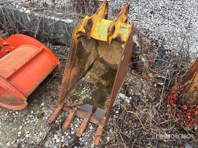 22 in Digging Rear Backhoe Bucket | Ritchie Bros. Auctioneers