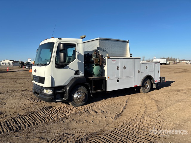 2008 Peterbilt K300 4x2 Service Truck | Ritchie Bros. Auctioneers