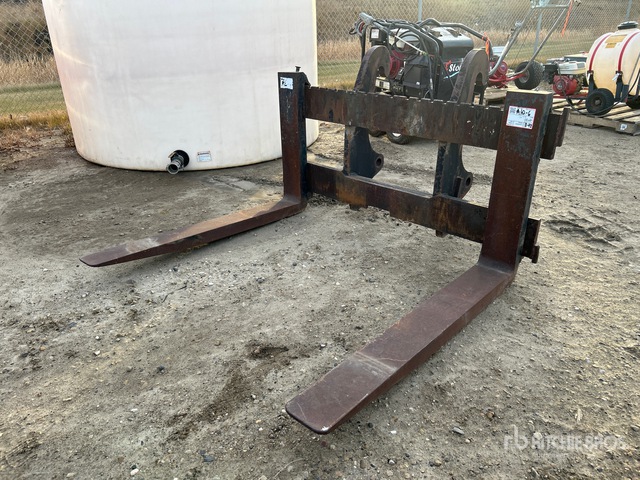 48 in Q/C Wheel Loader Forks - Fits Cat 930 | Ritchie Bros. Auctioneers