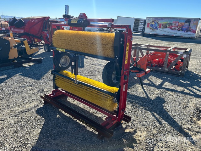 2022 Redexim Speed-Brush Electric Tow-Behind Soft Turf Brush | Ritchie ...