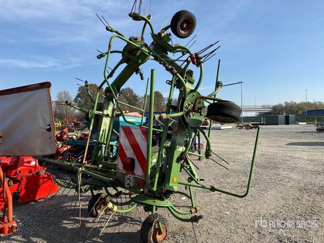 2009 Krone KW 7.82 Hay Rake | Ritchie Bros. Auctioneers