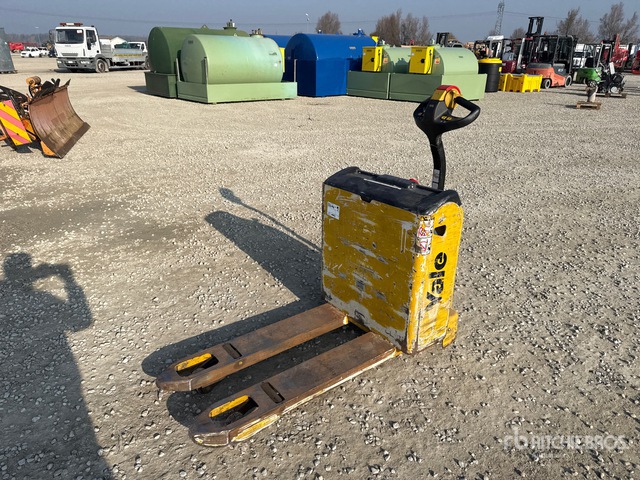 2006 Yale MP16 Electric Pallet Jack | Ritchie Bros. Auctioneers