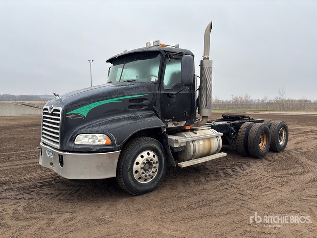 2005 Mack CXN613 6x4 Cabeza Tractora Cabina Corta (Inoperable ...