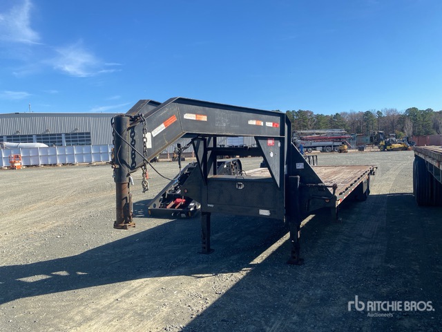 2006 Load Max 32 ft T/A Gooseneck Equipment Trailer | Ritchie Bros ...