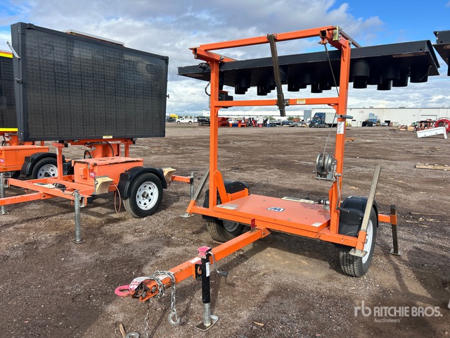 2020 Wanco WTSP Solar Arrow Board | Ritchie Bros. Auctioneers