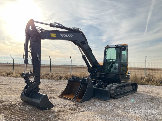 2022 Volvo ECR88D Tracked Excavator | Ritchie Bros. Auctioneers