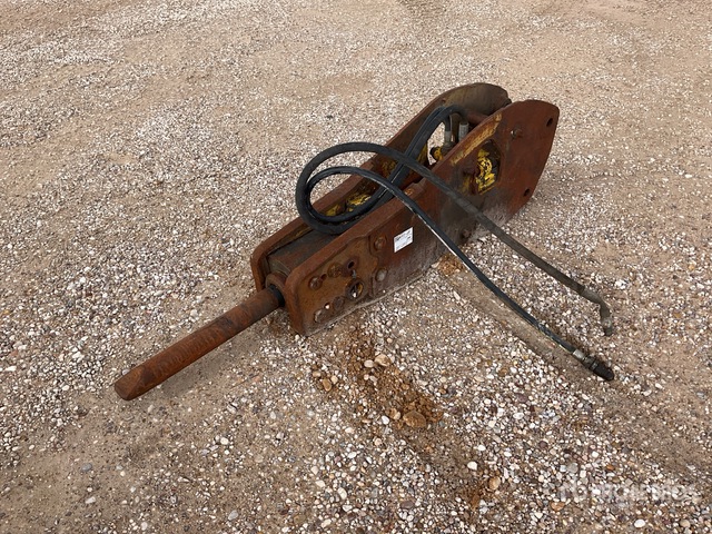 Cat 1500 Backhoe Hydraulic Breaker | Ritchie Bros. Auctioneers