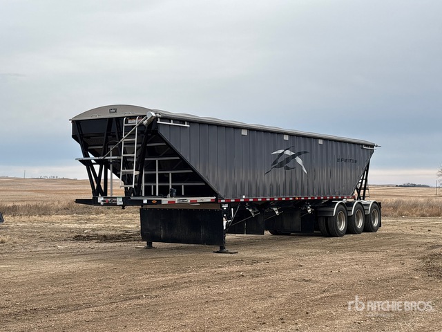 2025 Lode King Tri/A Grain Trailer | Ritchie Bros. Auctioneers