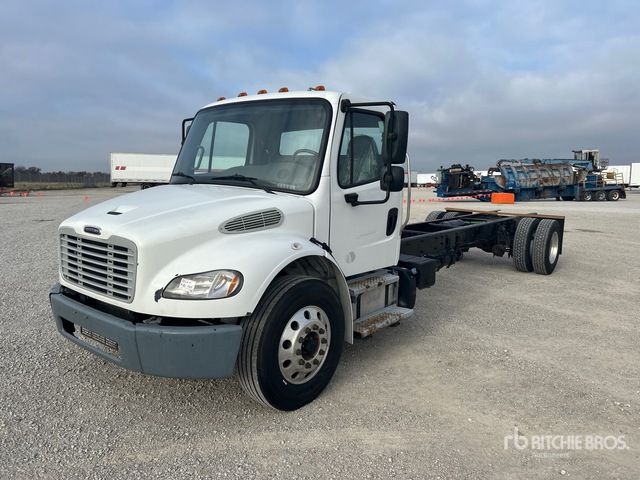 2021 Freightliner M2 106 4x2 Cabine et châssis | Ritchie Bros. Auctioneers