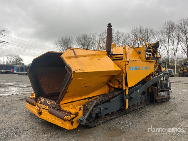 1989 Demag DF110C Track Asphalt Paver (Inoperable) | Ritchie Bros ...