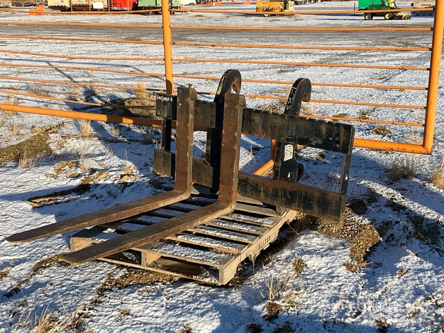 54 in Q/C Wheel Loader Forks - Fits Cat 930 | Ritchie Bros. Auctioneers