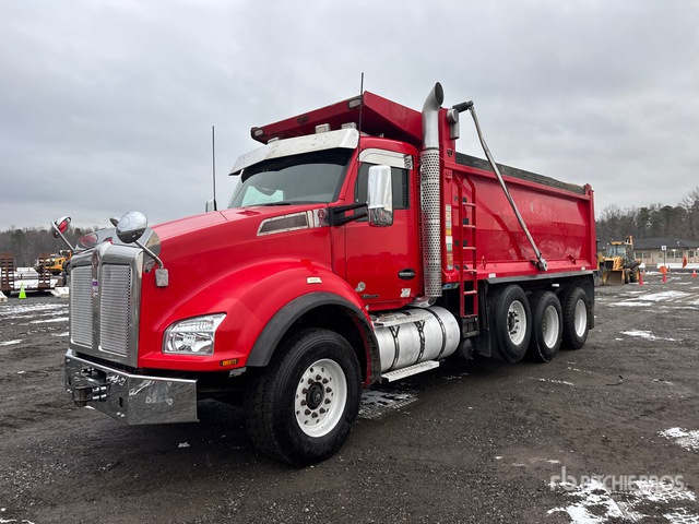 2016 Kenworth T880 8x4 Tri/A Dump Truck | Ritchie Bros. Auctioneers